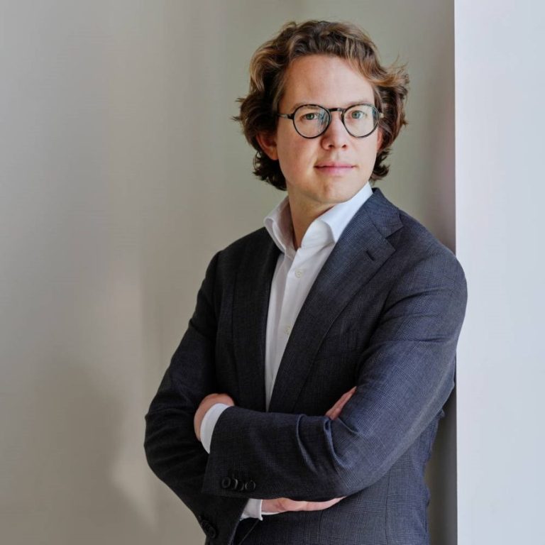 Hannes Minnaar in de Waalse Kerk - Luister